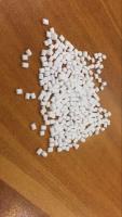 China Virgin PET Resin Chip with I.V. 0.76-0.89 for Bottle Grade Applications in Water and Beverage Industry for sale