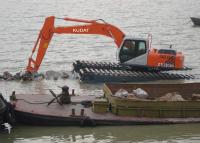 China Turbocharged ISUZU Engine Amphibious Excavator Rental for Swamp / Soft Areas for sale