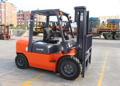 China 4 Ton Balance Weight Type Diesel Forklift Truck With 3M Lifting Height Wholly Integrated Frame for sale