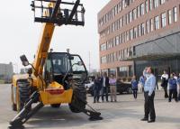 China Multi Function XCMG Telescopic Forklift with Extended Boom Compact Structure for sale
