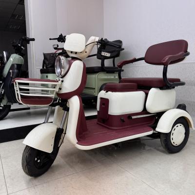 China Compact 155×74×109cm Electric Tricycle with 500W High-Power Motor and 30-40km Long Range for Commuting for sale