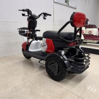 China Electric E Tricycle with 580kg Load Capacity, 40-50km Range per Charge, and 10-inch Tubeless Tires for Delivery and Passenger Use for sale