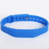 China Programmable Silicone ntag213 wrist band RFID NFC Bracelet for sale