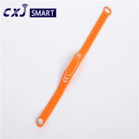 China Programmable Silicone ntag213 wrist band RFID NFC Bracelet for sale