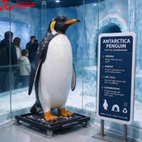 China Custom Large Realistic Fiberglass Penguin Model For Zoos Theme Parks for sale