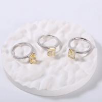 China Radiant Cutting Vintage Engagement Rings 2.05g 925 Silver CZ Rings For Women for sale