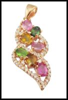 China Simple And Sophisticated Oval 925 Silver Gemstone Pendant For Weddings for sale