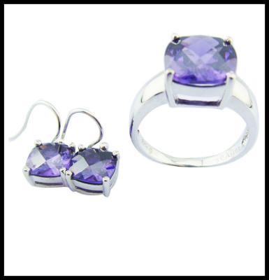 China Rhodium Plated Sterling Silver Jewelry Set with Classic Style Detailing for sale