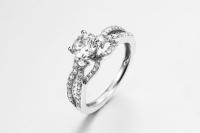 China 925 Sterling Silver CZ Cubic Zircon Wedding Ring for Women - 2.32g Shield Design with Customization Options for sale
