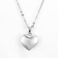 China Engraved 925 Silver Heart Pendant 4.9g Custom Name Necklace with Anti-Allergic Properties for sale