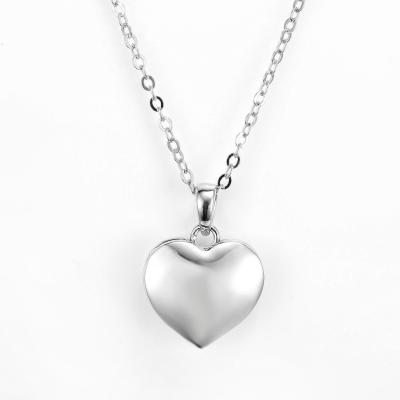 China Engraved 925 Silver Heart Pendant 4.9g Custom Name Necklace with Anti-Allergic Properties for sale