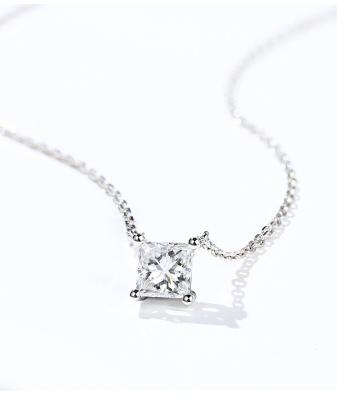 China 0.20ct 18K Gold Princess Cut Diamond Solitaire Necklace with 1.6g Metal Weight and 40+5cm Chain for sale