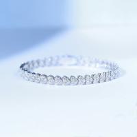 China 3.0ct 18K Gold Diamond Tennis Bracelet 16cm Heart Design with VS Clarity F-G Color Diamonds for sale