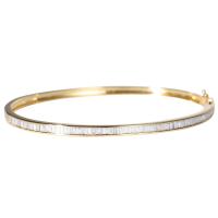 China Yujinfu 18K Gold Diamond Bangle 1.0ct VS Clarity 45×55mm Lock Bracelet BB0576 for sale