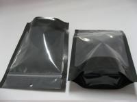 China Gravure Trap Printed Stand up Bottom Gusset Bags with Solid Sealing for sale