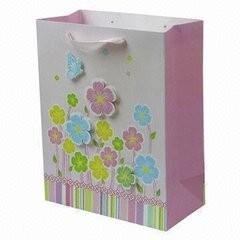 China Fresh Printed Delicately Flower Pink Colorful Printing Hnadle Paper Bag for Gift for sale