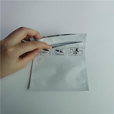 China Durable Zip Lock Plastic Bags Runtz Mylar Cookies Holographic Weed Pouch Customized for sale