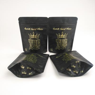 China Custom Printing 3.5g Herbal Cannabies Pouch Matte Childproof Gold Foil CBD Oil Kartom Packing Mylar Bag for sale