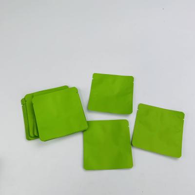 China Skin Care FDA 150micron 1ml 2ml Resealable Mylar Foil Bags CMYK for sale