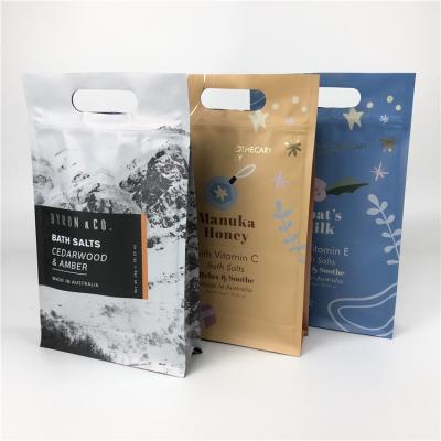 China Flat Bottom ZIp Lock Food Grade Flat Bottom Bags With Handle For Body Scrub Packaging for sale