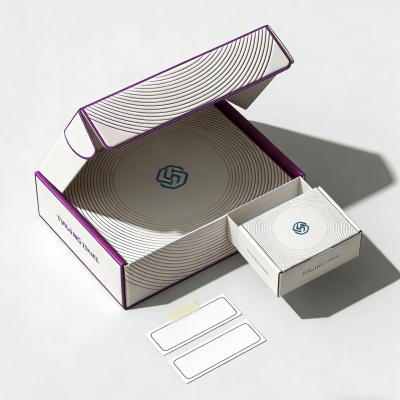 China Custom Biodegradable Gift Mailing Folders with Matt Lamination and Custom Logo for sale