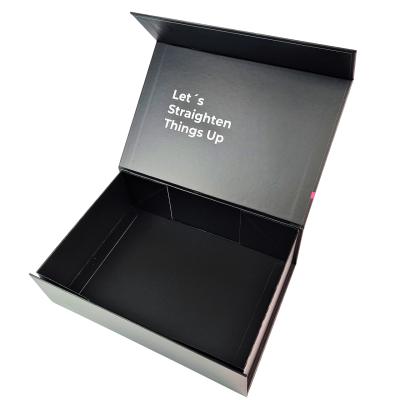 China Custom foldable magnetic closure gift box Flat Pack Magnetic Paper Cardboard  Magnet Closure for Clothing gift for sale