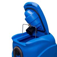 China D7 Compact Ride On Floor Scrubber Dryer With Large Water Tank And Long Battery Life for sale