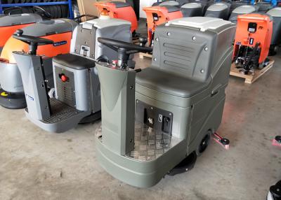 China 500w Industrial Floor Cleaning Machines Ride On Type Medium Size for sale