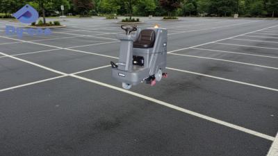 China Large Water Tank Ride On Floor Scrubber For Cleaning Parking Lots for sale