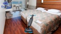 China 5.5L Recovery Tank Hotel Room Floor Scrubber Slim 430mm Fits Tight Bathroom Spaces For Quick Cleaning for sale