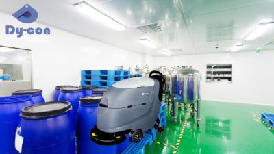 China Iron Handle Industrial Floor Scrubber With Tool Free Battery Access For Factories for sale