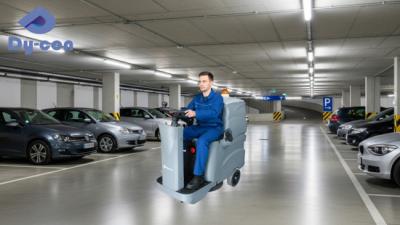 China Fast 3000m²/Hr Parking Lot Scrubber For Pristine Mall Garages for sale