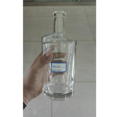 China Clear Thick Wall Glass Bottle Custom Shape for Beverage Packaging for sale