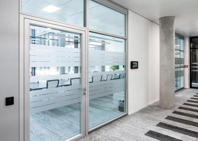 China Modern And Sleek Office Single Glass Partition Wall Acoustic Room Grid Heightening Temperedglass for sale