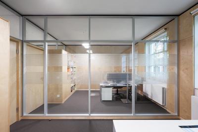 China Customizable Silent Meeting Room Glazed Wall Partition Professional Manufacturer White Frame for sale
