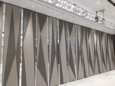 China Movable Partition Wall Ultrahigh For Banquet Hall With Semi-automatic Turning Track for sale