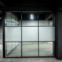 China Layered Partition Wall With Non-full Height With Different Levels Glass Partition With Frosted Glass for sale