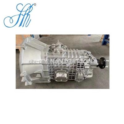 China Manual Transmission Gearbox Assembly for JMC ISUZU VAN Cargo Truck 2.4L Diesel Engine for sale