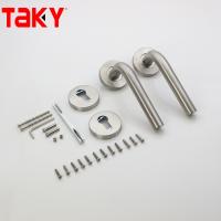 China Easy Installation Hotels Modern Polished Stainless Steel 304/201 Interior Door Lock Handles for sale