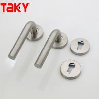 China Easy Installation Hotels Modern Polished Stainless Steel 304/201 Interior Door Lock Handles for sale