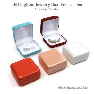 China Luxury LED Bracelet Box Multi Color Plastic Jewelry Box For Wedding Valentine for sale
