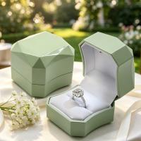 China Luxury Faceted Illuminated Engagement Ring Box Multi Color Jewelry Box With Led for sale