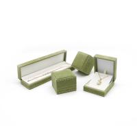 China Vintage Green Velvet Luxury Jewelry Box Set Simple Luxury Necklace Gift Box Custom Color for sale