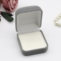 China Simple Style Velvet Jewelry Box 55*59*37mm Custom Insert Color Compact for sale