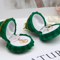 China Small Velvet Christmas Tree Ornament Ring Box Customized Color for sale