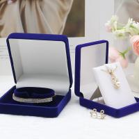 China Minimalist Velvet Jewelry Box Packaging Rectangular Design Soft Puffy Cushion Shape for sale