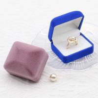 China Minimalist Velvet Necklace Box Velvet Earring Box Simple Design With Custom Colors for sale