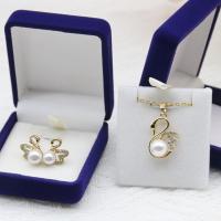China Custom Designed Velvet Jewelry Box Collection With Minimalistic Rectangular Shape for sale