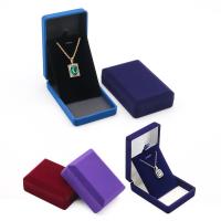 China Elegant Velvet Necklace And Earring Box With Stylish Design And Custom Colors for sale