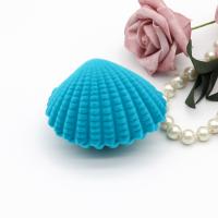 China Small Luxury Velvet Jewelry Case Premium Velvet Ring Holder Elegant Packaging for sale